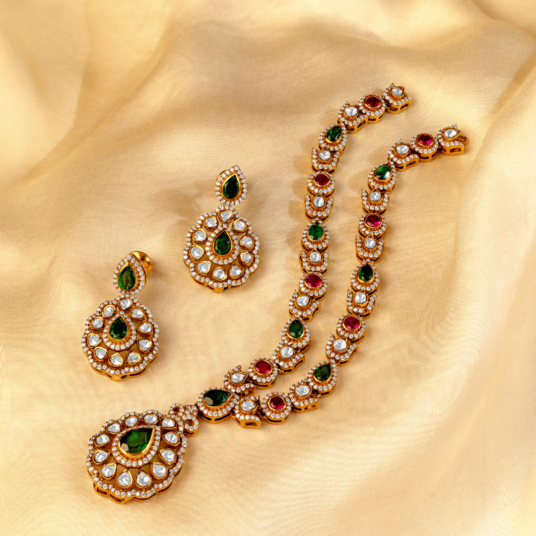 Ravya Pendant Necklace