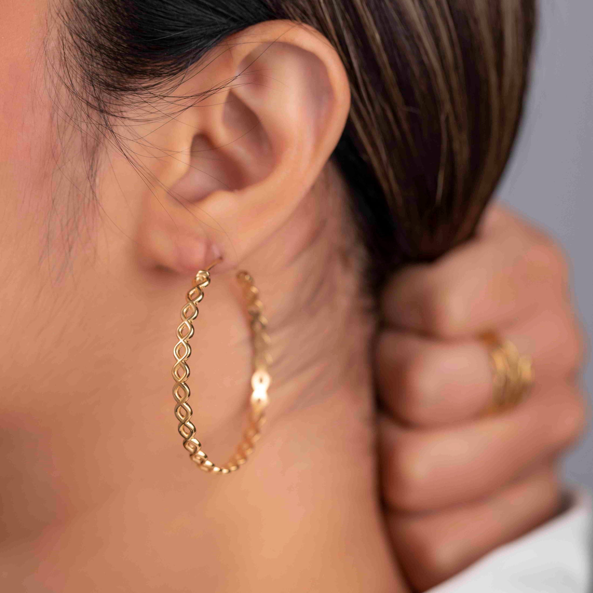 Interlocked Hoops